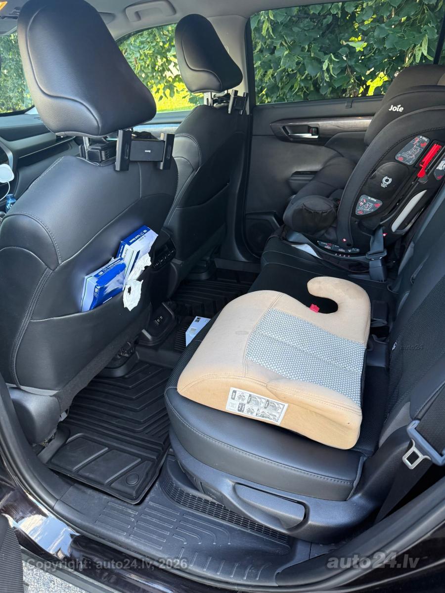 Brūns Toyota Highlander 2021 Tallina, ar dzinēja tilpumu 2.50 L un nobraukumu 82 tūkst. km par 37900 €, foto 14 vietnē AUTOMOTO.COM.LV