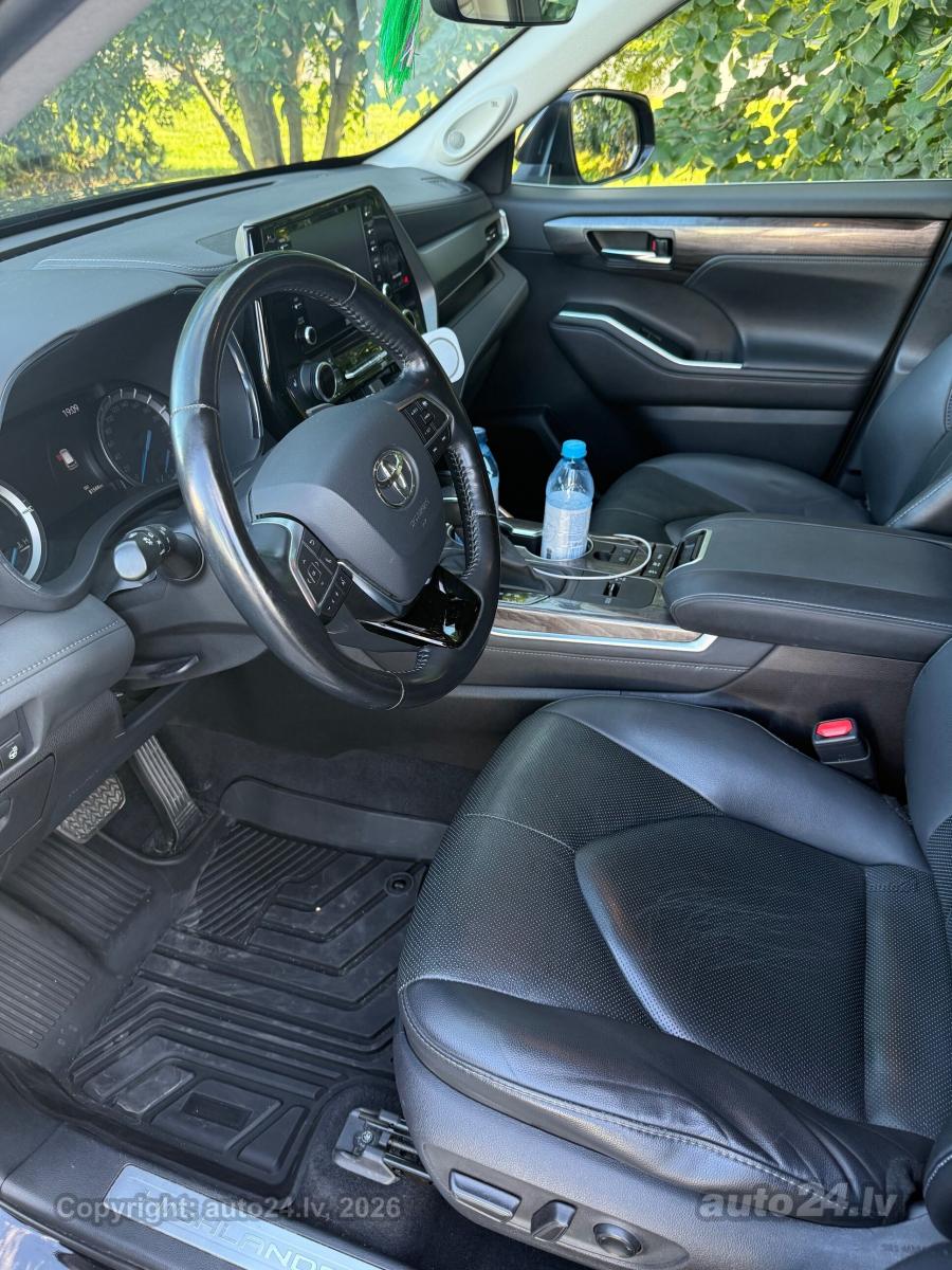 Brūns Toyota Highlander 2021 Tallina, ar dzinēja tilpumu 2.50 L un nobraukumu 82 tūkst. km par 37900 €, foto 15 vietnē AUTOMOTO.COM.LV