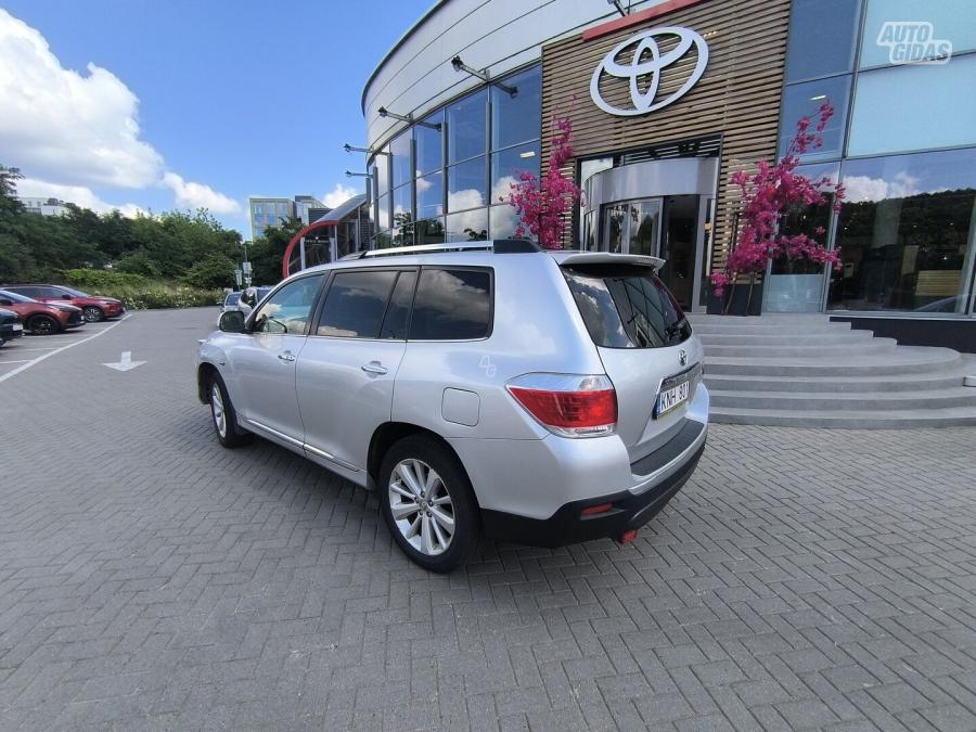 Toyota Highlander 2013 Viļņa, ar dzinēja tilpumu 3.50 L un nobraukumu 207 tūkst. km par 10500 €, foto 6 vietnē AUTOMOTO.COM.LV
