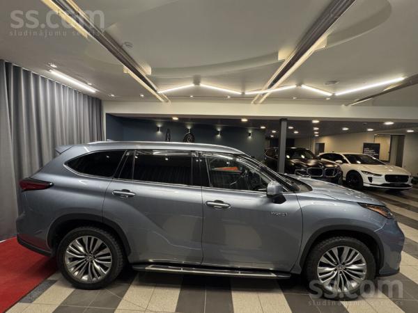 Toyota Highlander 2021 Rīga, ar dzinēja tilpumu 2.50 L un nobraukumu 75 tūkst. km par 65500 €, foto 4 vietnē AUTOMOTO.COM.LV
