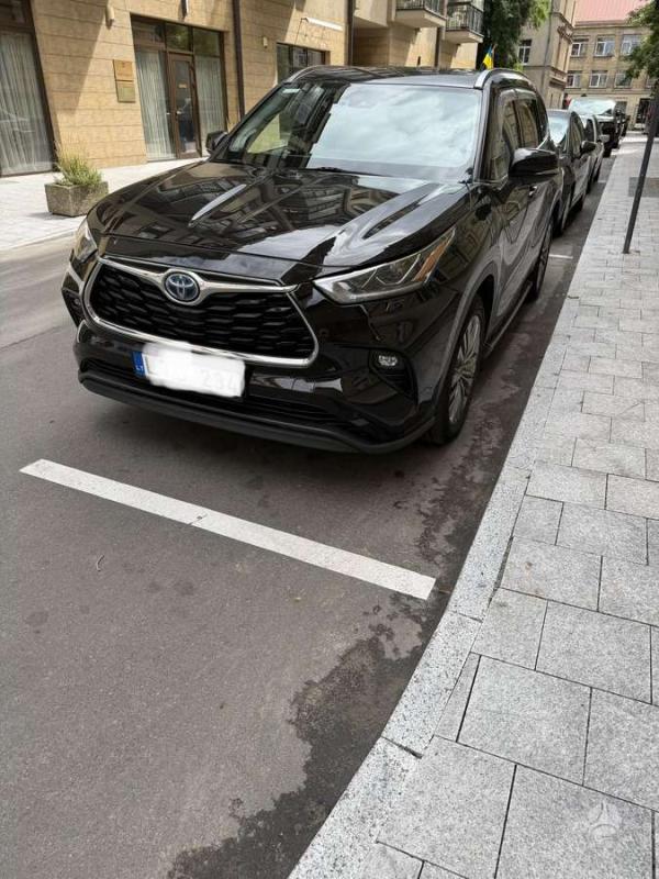 Toyota Highlander 2021 Viļņa, ar dzinēja tilpumu 2.49 L un nobraukumu 130 tūkst. km par 38800 €, foto 1 vietnē AUTOMOTO.COM.LV
