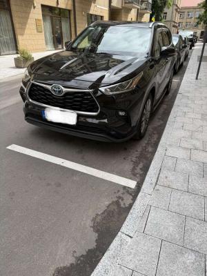 Toyota Highlander 2021 in Vilnius, with an engine capacity of 2.49 L and mileage of 130 thousand km for 38800 €, photo  on AUTOMOTO.COM.LV