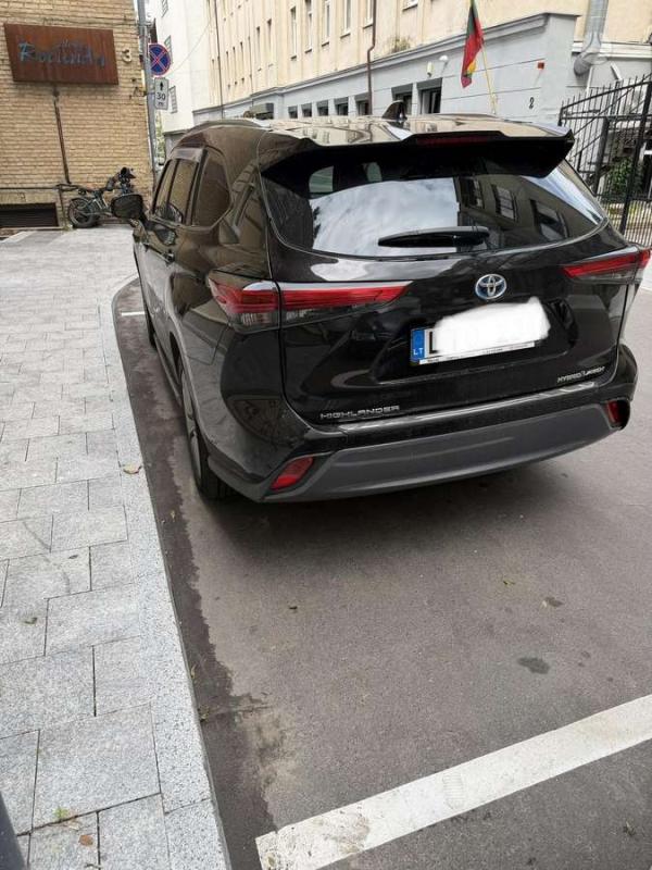 Toyota Highlander 2021 Viļņa, ar dzinēja tilpumu 2.49 L un nobraukumu 130 tūkst. km par 38800 €, foto 3 vietnē AUTOMOTO.COM.LV