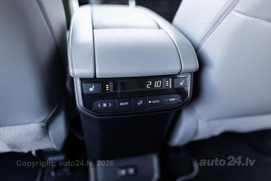 Toyota Highlander 2021 Tallina, ar dzinēja tilpumu 2.50 L un nobraukumu 82 tūkst. km par 39900 €, foto 22 vietnē AUTOMOTO.COM.LV