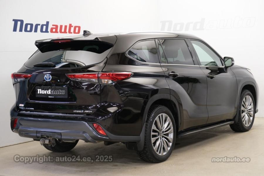 Toyota Highlander 2022 Tallina, ar dzinēja tilpumu 2.50 L un nobraukumu 45 tūkst. km par 46500 €, foto 2 vietnē AUTOMOTO.COM.LV
