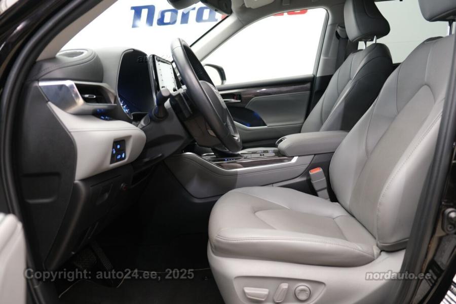 Toyota Highlander 2022 Tallina, ar dzinēja tilpumu 2.50 L un nobraukumu 45 tūkst. km par 46500 €, foto 5 vietnē AUTOMOTO.COM.LV