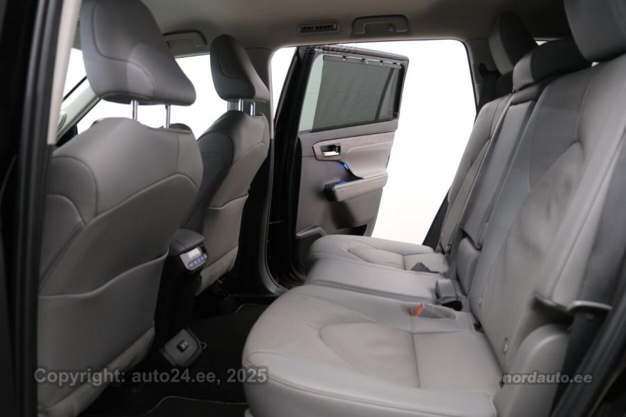 Toyota Highlander 2022 Tallina, ar dzinēja tilpumu 2.50 L un nobraukumu 45 tūkst. km par 46500 €, foto 6 vietnē AUTOMOTO.COM.LV