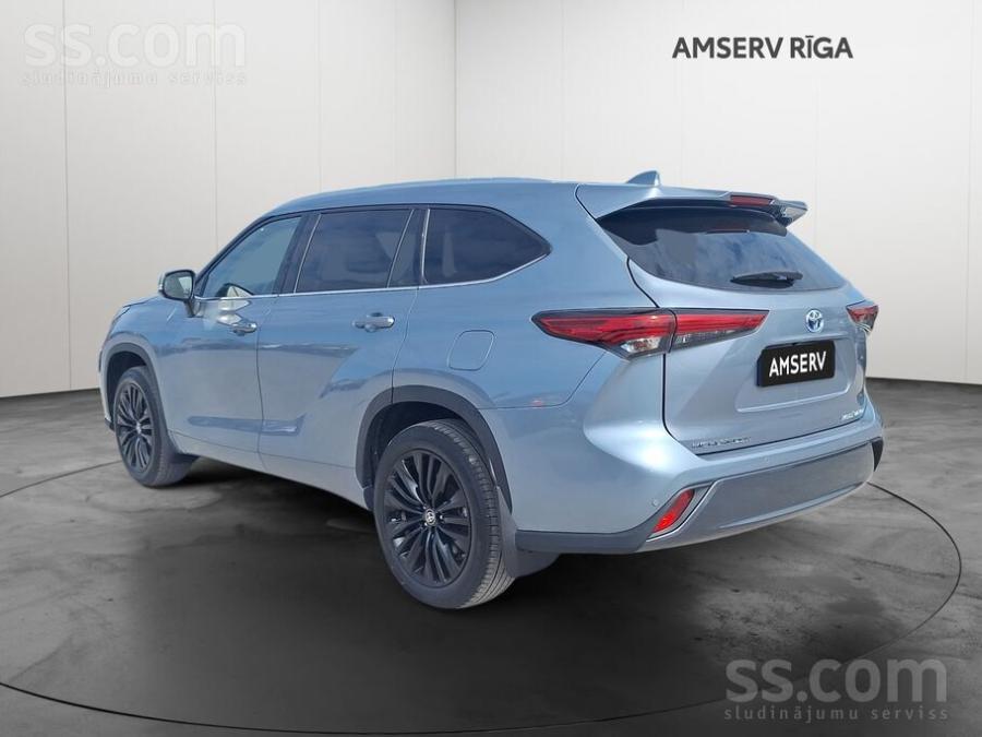 Toyota Highlander 2022 in Riga, with an engine capacity of 2.50 L and mileage of 79 thousand km for 40700 €, photo 5 on AUTOMOTO.COM.LV