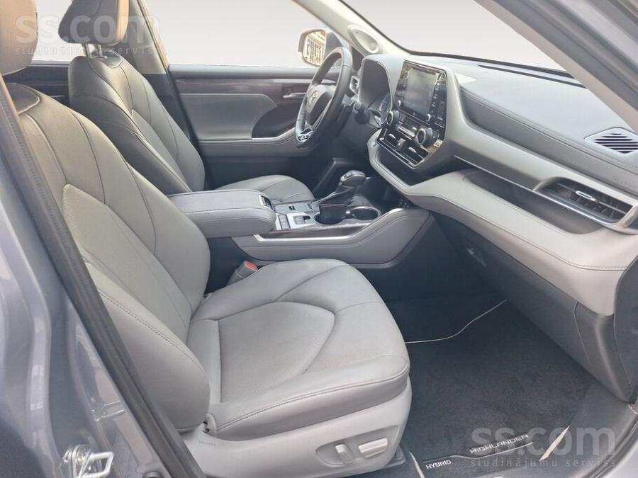 Toyota Highlander 2022 in Riga, with an engine capacity of 2.50 L and mileage of 79 thousand km for 40700 €, photo 14 on AUTOMOTO.COM.LV