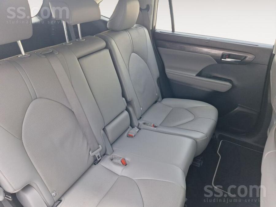 Toyota Highlander 2022 in Riga, with an engine capacity of 2.50 L and mileage of 79 thousand km for 40700 €, photo 15 on AUTOMOTO.COM.LV