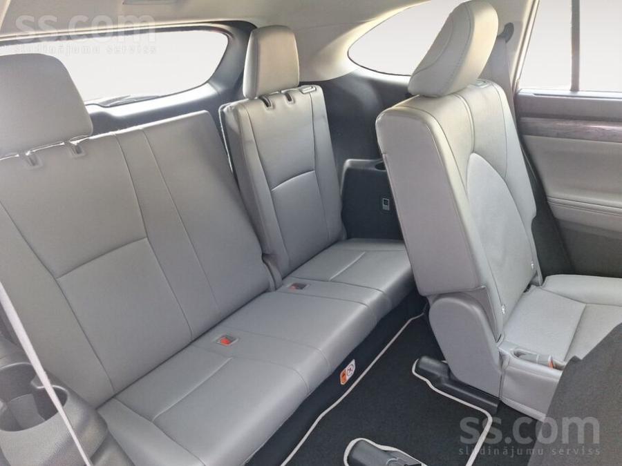 Toyota Highlander 2022 in Riga, with an engine capacity of 2.50 L and mileage of 79 thousand km for 40700 €, photo 16 on AUTOMOTO.COM.LV