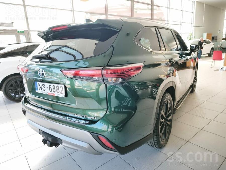 Zaļš Toyota Highlander 2023 Rīga, ar dzinēja tilpumu 2.50 L un nobraukumu 40 tūkst. km par 53900 €, foto 4 vietnē AUTOMOTO.COM.LV