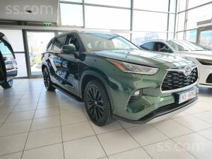 Zaļš Toyota Highlander 2023 Rīga, ar dzinēja tilpumu 2.50 L un nobraukumu 40 tūkst. km par 53900 €, foto 5 vietnē AUTOMOTO.COM.LV