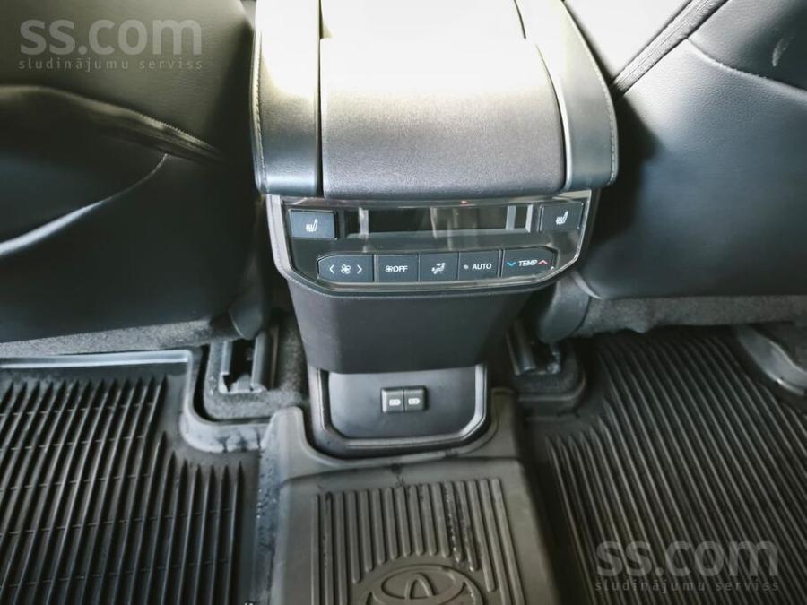Zaļš Toyota Highlander 2023 Rīga, ar dzinēja tilpumu 2.50 L un nobraukumu 40 tūkst. km par 53900 €, foto 19 vietnē AUTOMOTO.COM.LV