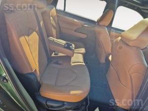 Zaļš Toyota Highlander 2025 Rīga, ar dzinēja tilpumu 2.50 L un nobraukumu 0 tūkst. km par 69900 €, foto 8 vietnē AUTOMOTO.COM.LV