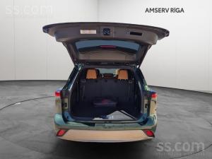 Zaļš Toyota Highlander 2025 Rīga, ar dzinēja tilpumu 2.50 L un nobraukumu 0 tūkst. km par 69900 €, foto 11 vietnē AUTOMOTO.COM.LV