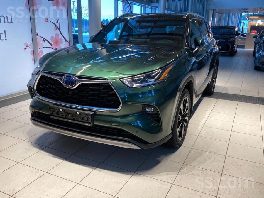 Zaļš Toyota Highlander 2025 Rīga, ar dzinēja tilpumu 2.50 L un nobraukumu 200 tūkst. km par 69500 €, foto 3 vietnē AUTOMOTO.COM.LV