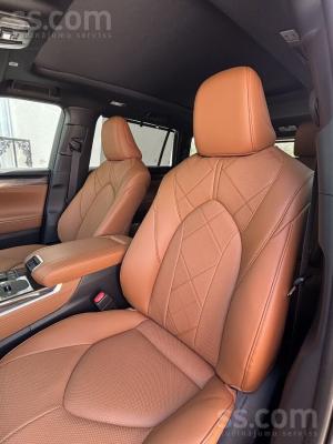 Zaļš Toyota Highlander 2025 Rīga, ar dzinēja tilpumu 2.50 L un nobraukumu 200 tūkst. km par 69500 €, foto 5 vietnē AUTOMOTO.COM.LV