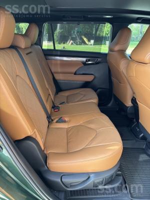 Zaļš Toyota Highlander 2025 Rīga, ar dzinēja tilpumu 2.50 L un nobraukumu 200 tūkst. km par 69500 €, foto 6 vietnē AUTOMOTO.COM.LV
