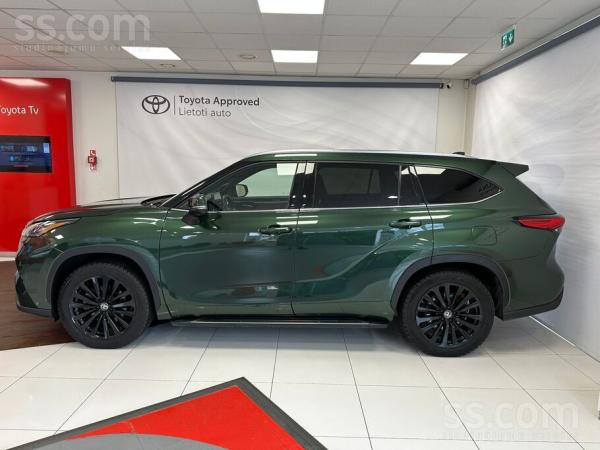 Green Toyota Highlander 2023 in Jekabpils, with an engine capacity of 2.50 L and mileage of 37 thousand km for 54900 €, photo 3 on AUTOMOTO.COM.LV