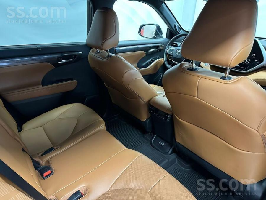 Green Toyota Highlander 2023 in Jekabpils, with an engine capacity of 2.50 L and mileage of 37 thousand km for 54900 €, photo 22 on AUTOMOTO.COM.LV