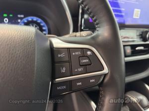Green Toyota Highlander 2023 in Tallinn, with an engine capacity of 2.50 L and mileage of 47 thousand km for 51900 €, photo 13 on AUTOMOTO.COM.LV