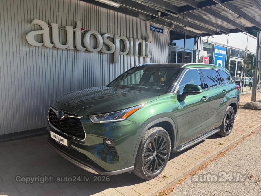 Green Toyota Highlander 2023 in Tallinn, with an engine capacity of 2.50 L and mileage of 55 thousand km for 53990 €, photo 1 on AUTOMOTO.COM.LV