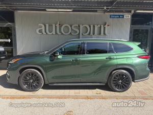 Green Toyota Highlander 2023 in Tallinn, with an engine capacity of 2.50 L and mileage of 55 thousand km for 53990 €, photo 3 on AUTOMOTO.COM.LV