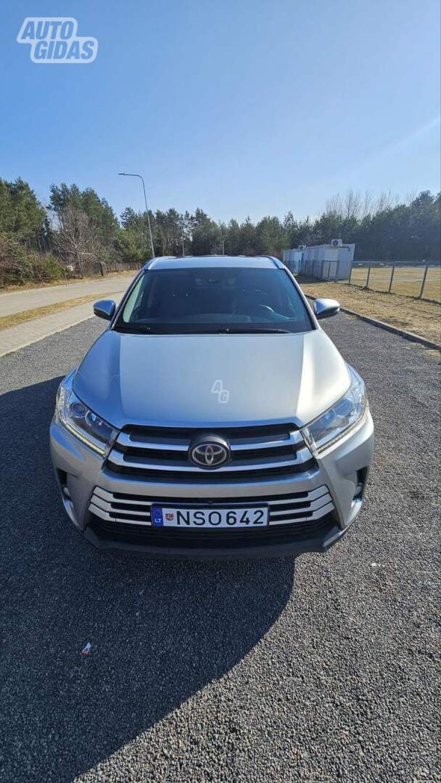 Grey Toyota Highlander 2017 in Vilnius, with an engine capacity of 3.50 L and mileage of 167 thousand km for 22500 €, photo 6 on AUTOMOTO.COM.LV