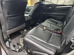 Grey Toyota Highlander 2017 in Kaunas, with an engine capacity of 3.46 L and mileage of 180 thousand km for 6500 €, photo 6 on AUTOMOTO.COM.LV