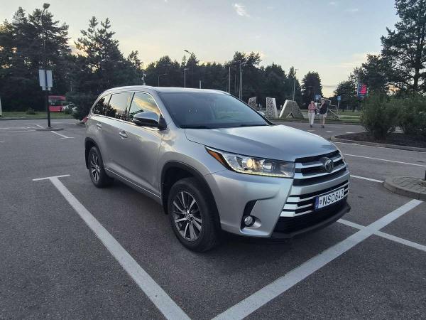 Pelēks Toyota Highlander 2017 Viļņa, ar dzinēja tilpumu 3.50 L un nobraukumu 167 tūkst. km par 20700 €, foto 8 vietnē AUTOMOTO.COM.LV