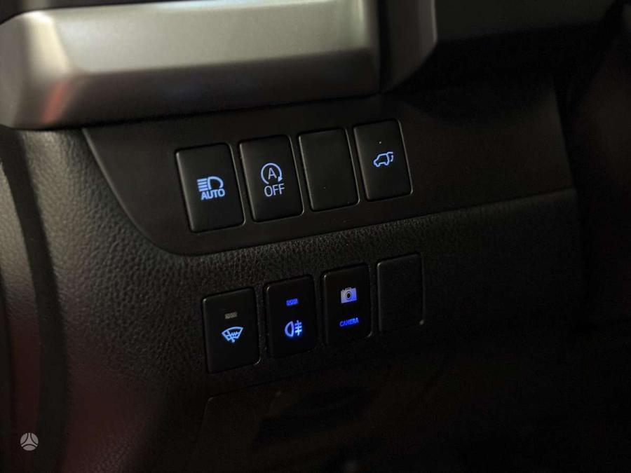 Grey Toyota Highlander 2017 in Vilnius, with an engine capacity of 3.46 L and mileage of 168 thousand km for 21490 €, photo 15 on AUTOMOTO.COM.LV