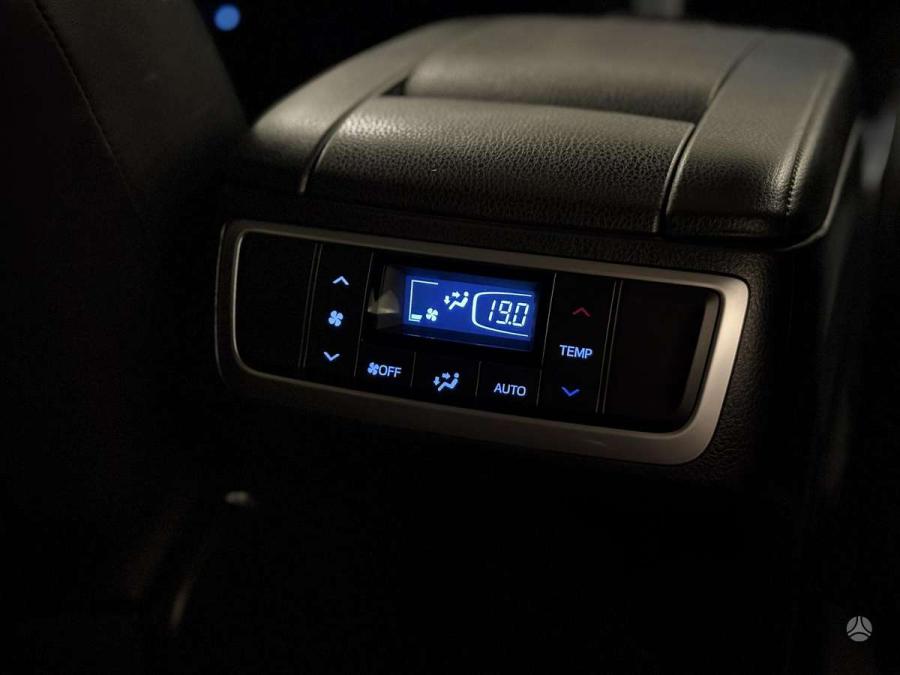 Grey Toyota Highlander 2017 in Vilnius, with an engine capacity of 3.46 L and mileage of 168 thousand km for 21490 €, photo 32 on AUTOMOTO.COM.LV