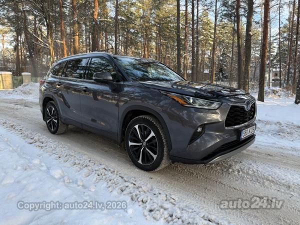 Pelēks Toyota Highlander 2021 Tallina, ar dzinēja tilpumu 2.50 L un nobraukumu 120 tūkst. km par 42900 €, foto 2 vietnē AUTOMOTO.COM.LV