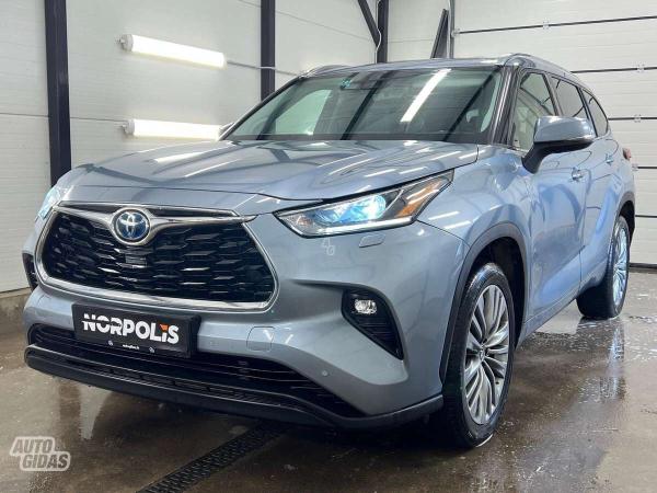Pelēks Toyota Highlander 2021 Aukštieji Rusokai, ar dzinēja tilpumu 2.50 L un nobraukumu 37 tūkst. km par 35900 €, foto 3 vietnē AUTOMOTO.COM.LV
