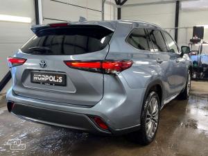 Grey Toyota Highlander 2021 in Aukstieji Rusokai, with an engine capacity of 2.50 L and mileage of 37 thousand km for 35900 €, photo 9 on AUTOMOTO.COM.LV
