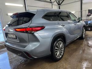 Grey Toyota Highlander 2021 in Aukstieji Rusokai, with an engine capacity of 2.50 L and mileage of 37 thousand km for 35900 €, photo 11 on AUTOMOTO.COM.LV