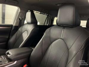 Grey Toyota Highlander 2021 in Aukstieji Rusokai, with an engine capacity of 2.50 L and mileage of 37 thousand km for 35900 €, photo 15 on AUTOMOTO.COM.LV