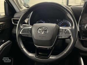 Grey Toyota Highlander 2021 in Aukstieji Rusokai, with an engine capacity of 2.50 L and mileage of 37 thousand km for 35900 €, photo 23 on AUTOMOTO.COM.LV