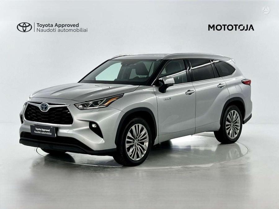 Grey Toyota Highlander 2021 in Vilnius, with an engine capacity of 2.49 L and mileage of 156 thousand km for 38900 €, photo 1 on AUTOMOTO.COM.LV