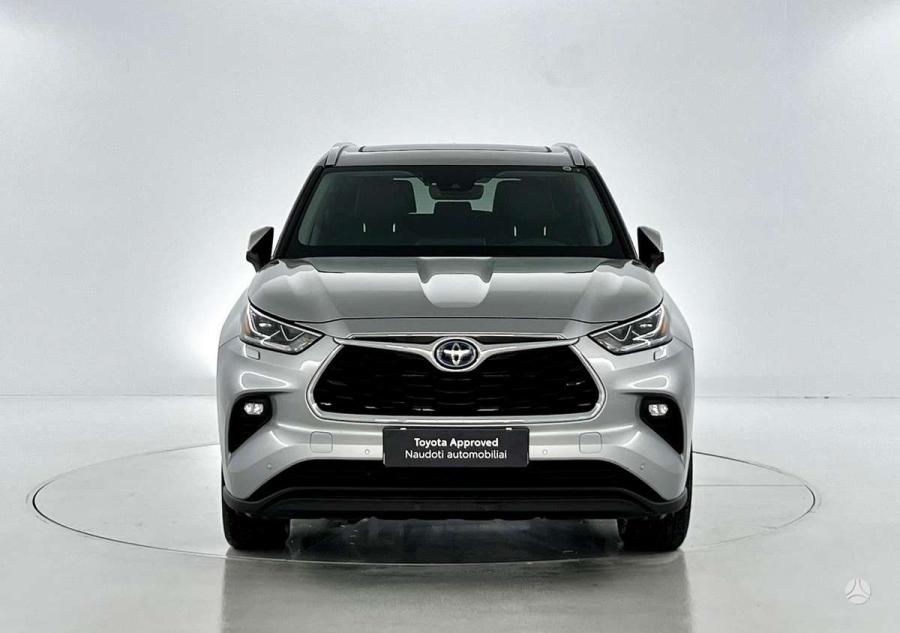 Grey Toyota Highlander 2021 in Vilnius, with an engine capacity of 2.49 L and mileage of 156 thousand km for 38900 €, photo 6 on AUTOMOTO.COM.LV