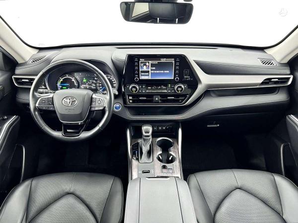 Grey Toyota Highlander 2021 in Vilnius, with an engine capacity of 2.49 L and mileage of 156 thousand km for 38900 €, photo 9 on AUTOMOTO.COM.LV