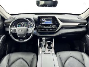 Grey Toyota Highlander 2021 in Vilnius, with an engine capacity of 2.49 L and mileage of 156 thousand km for 38900 €, photo 9 on AUTOMOTO.COM.LV