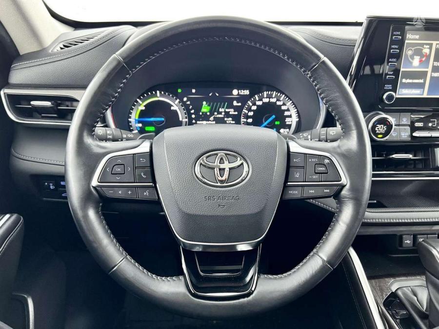 Grey Toyota Highlander 2021 in Vilnius, with an engine capacity of 2.49 L and mileage of 156 thousand km for 38900 €, photo 13 on AUTOMOTO.COM.LV