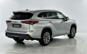 Grey Toyota Highlander 2021 in Vilnius, with an engine capacity of 2.49 L and mileage of 156 thousand km for 38900 €, photo 14 on AUTOMOTO.COM.LV
