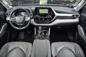 Pelēks Toyota Highlander 2022 Rīga, ar dzinēja tilpumu 2.50 L un nobraukumu 79 tūkst. km par 39900 €, foto 4 vietnē AUTOMOTO.COM.LV