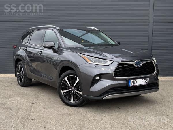 Pelēks Toyota Highlander 2022 Rīga, ar dzinēja tilpumu 2.50 L un nobraukumu 132 tūkst. km par 36850 €, foto  vietnē AUTOMOTO.COM.LV