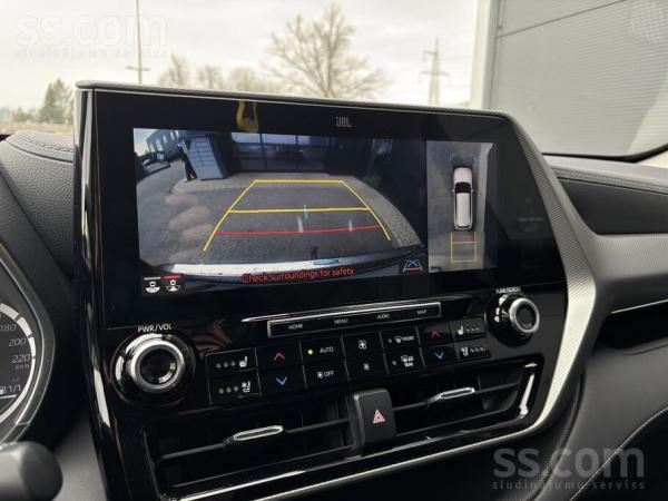 Grey Toyota Highlander 2022 in Riga, with an engine capacity of 2.50 L and mileage of 132 thousand km for 36850 €, photo 6 on AUTOMOTO.COM.LV