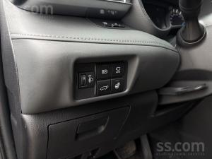 Grey Toyota Highlander 2022 in Riga, with an engine capacity of 2.50 L and mileage of 132 thousand km for 36850 €, photo 7 on AUTOMOTO.COM.LV