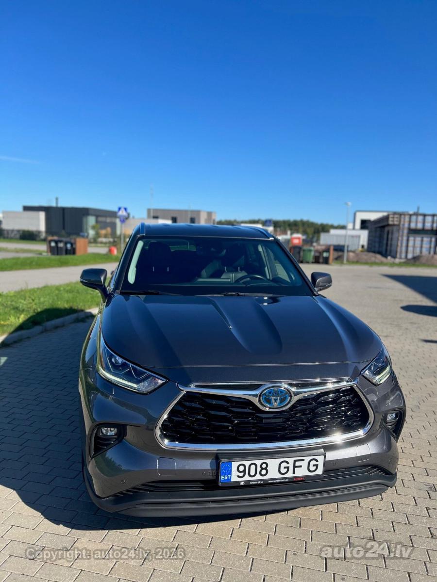 Pelēks Toyota Highlander 2022 Tallina, ar dzinēja tilpumu 2.50 L un nobraukumu 99 tūkst. km par 35900 €, foto 3 vietnē AUTOMOTO.COM.LV